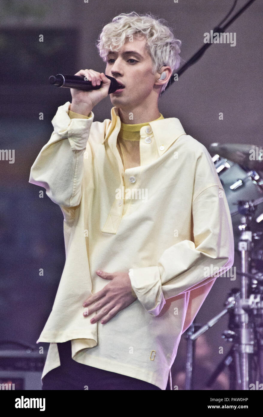 New York, NY, USA. 28th May, 2018. South African-born Australian Singer ...