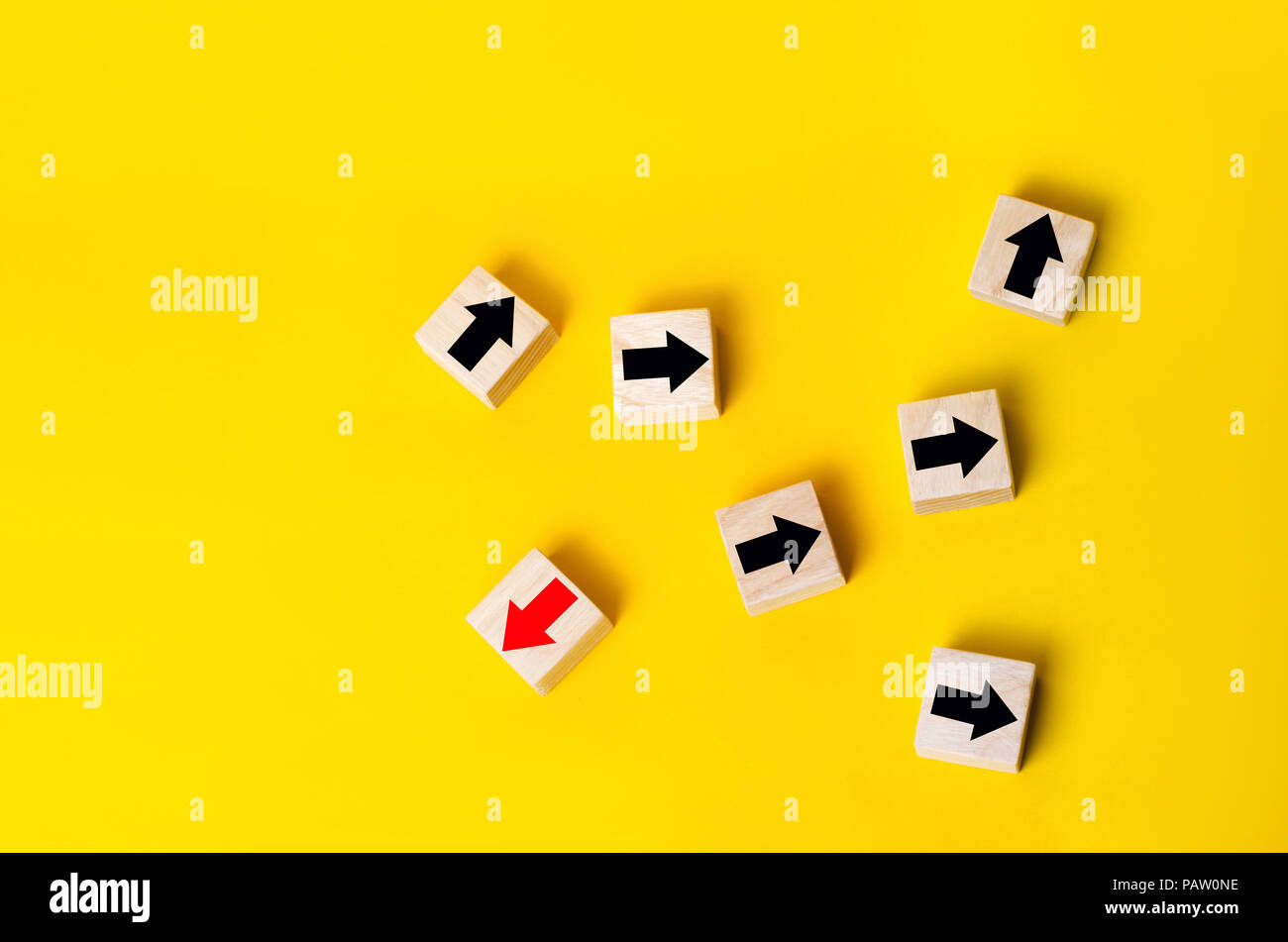 Arrow facing hi-res stock photography and images - Alamy