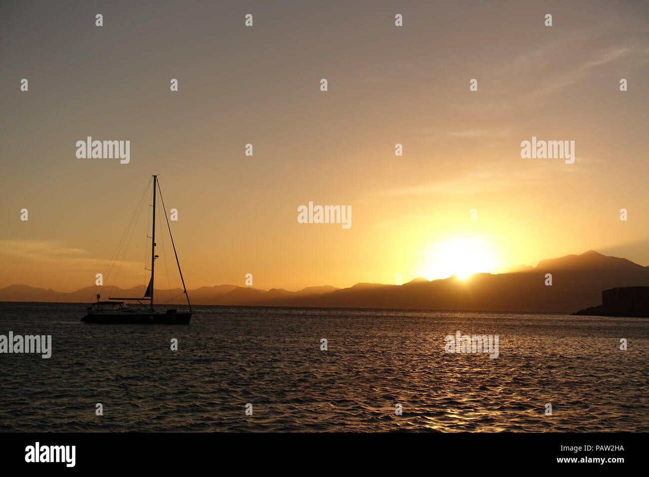 Sail boat sunset hi-res stock photography and images - Alamy