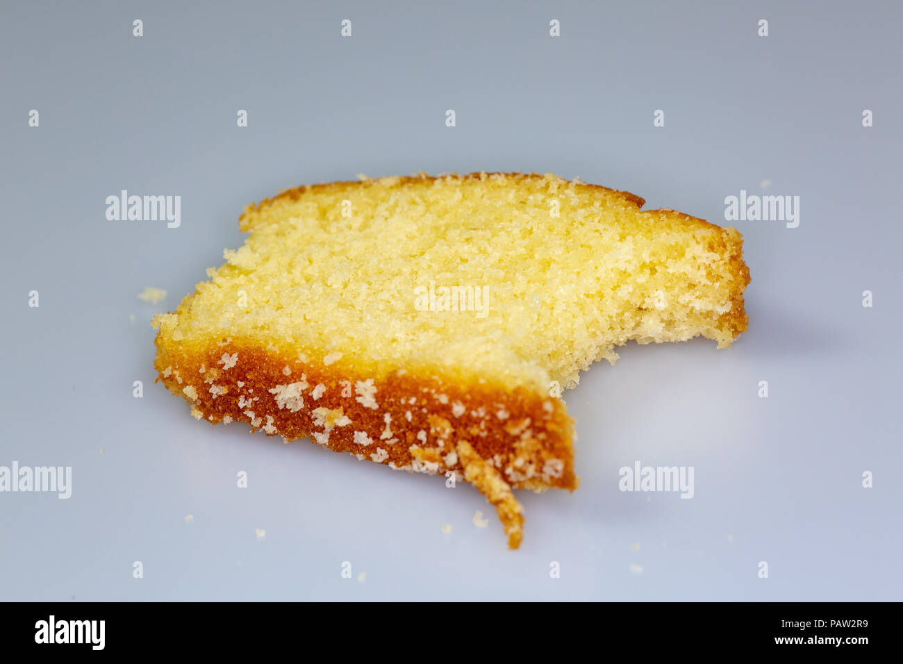 Cake waiting to be cut hi-res stock photography and images - Alamy