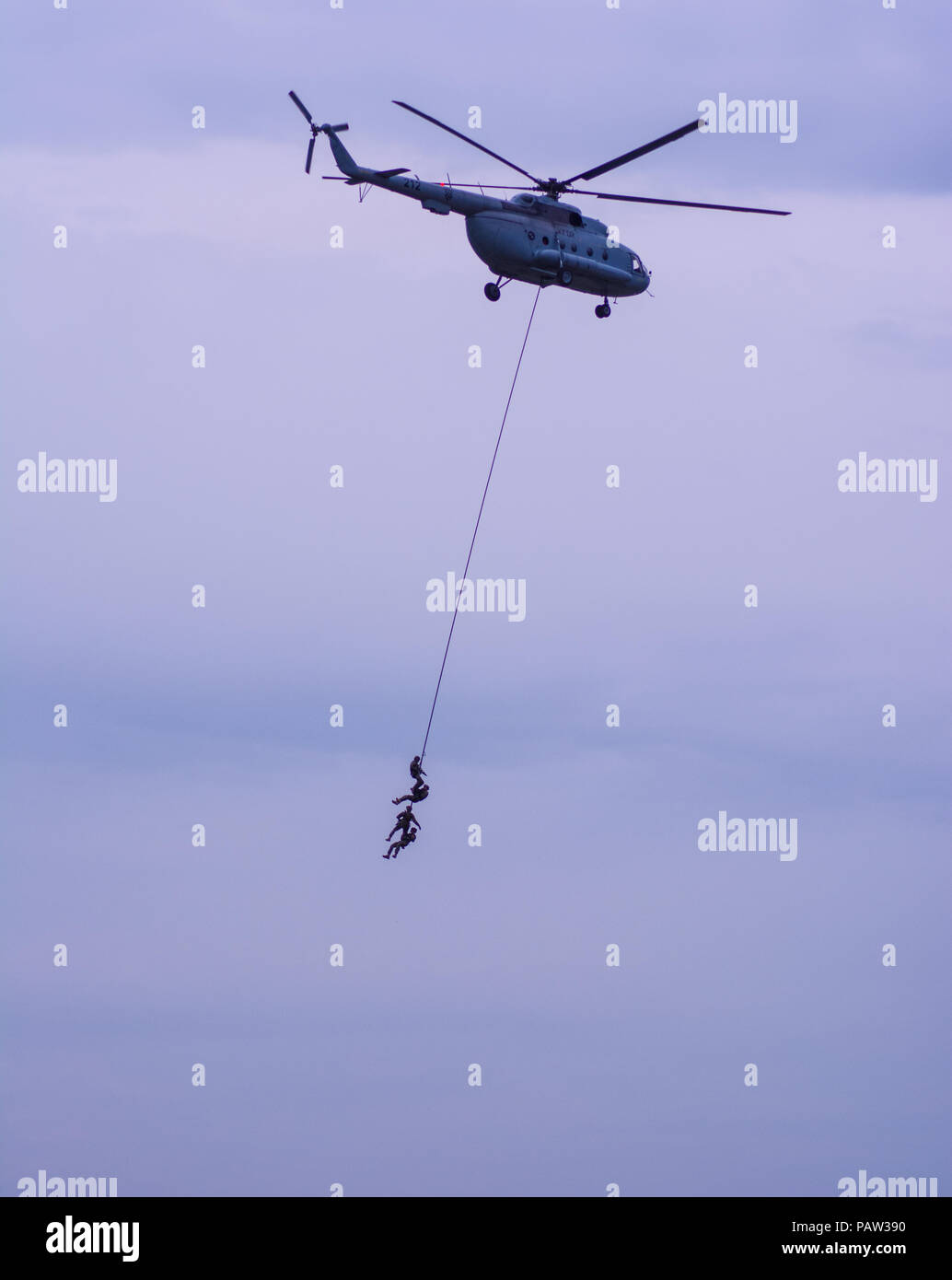 Helicopter rope suspension technique hi-res stock photography and ...