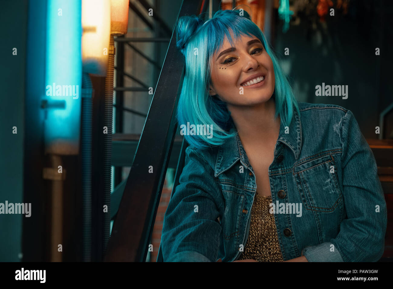 Shiny smile hi-res stock photography and images - Alamy