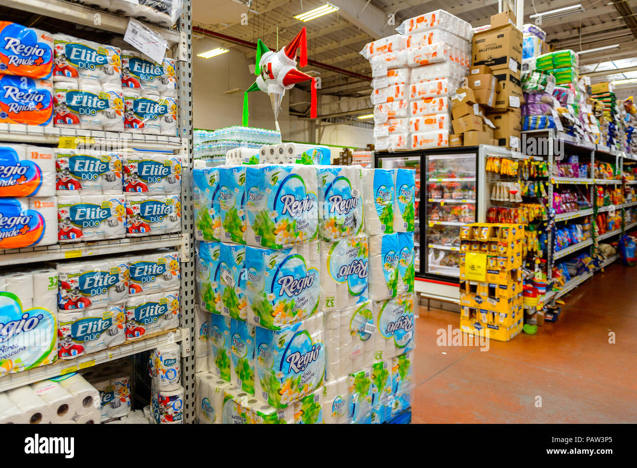 Mexico shopping mall interior hi-res stock photography and images - Alamy