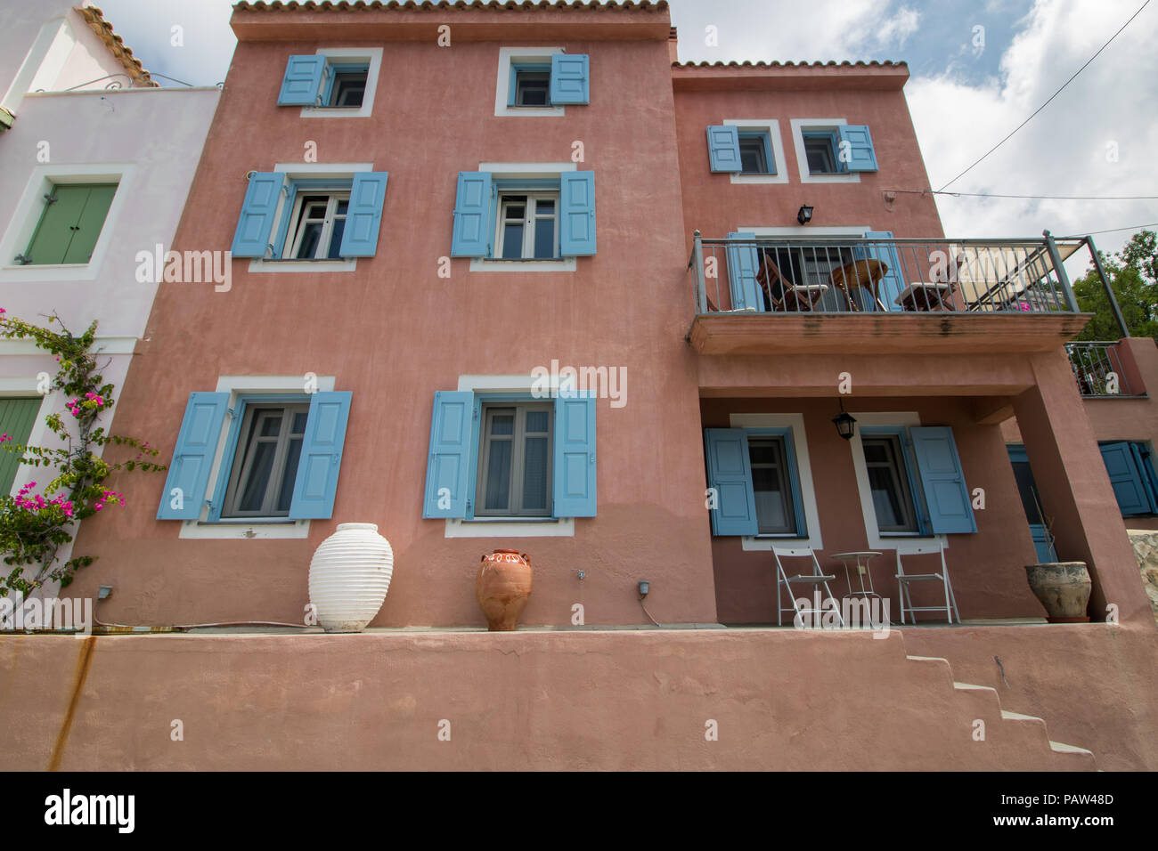 Old greek style houses hi-res stock photography and images - Alamy