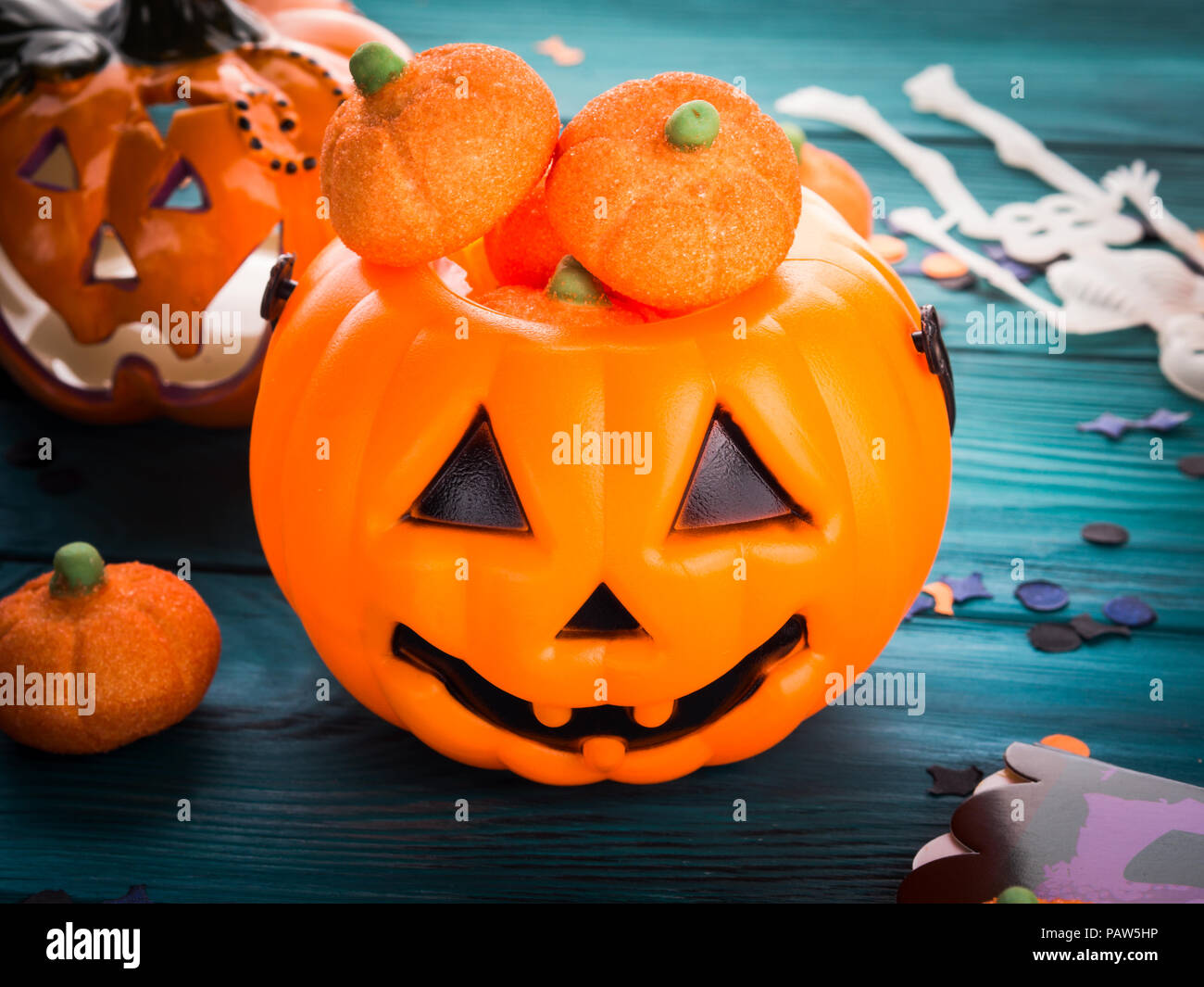 Confetti squash hi-res stock photography and images - Alamy