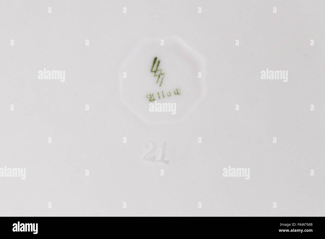 For the allach porcelain manufacturer hi-res stock photography and ...