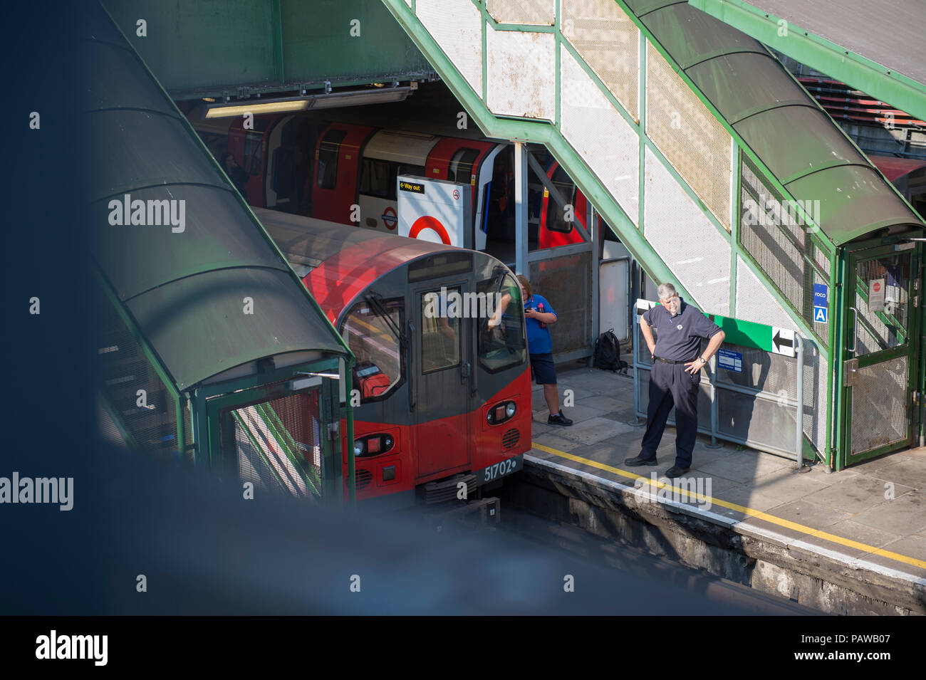 Morden underground hi-res stock photography and images - Alamy