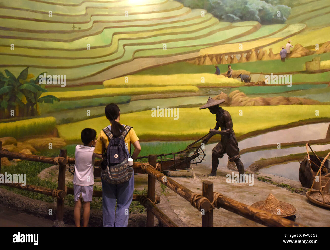 Guangzhou, China's Guangdong Province. 25th July, 2018. People visit ...