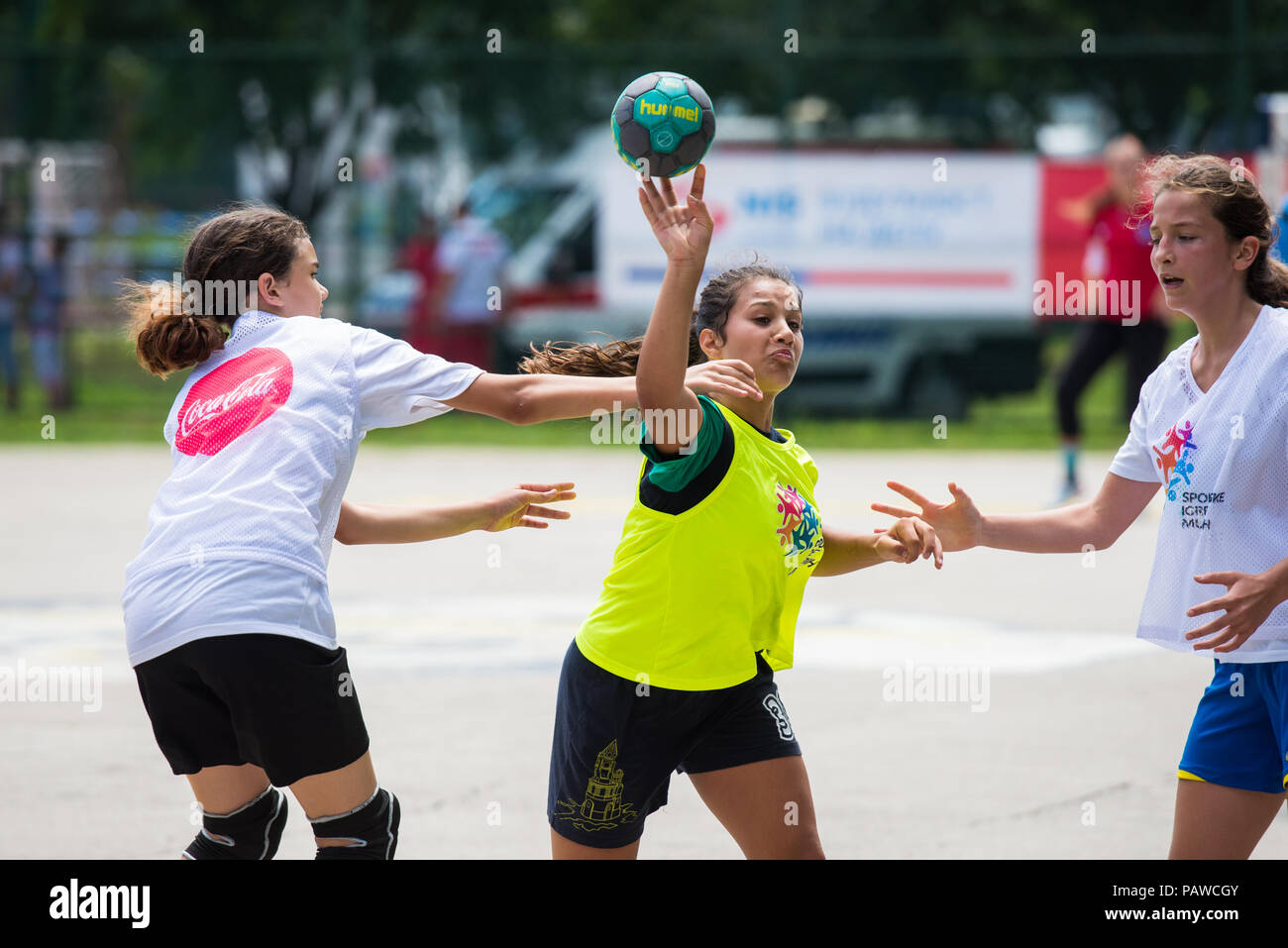 Women handball hi-res stock photography and images - Alamy
