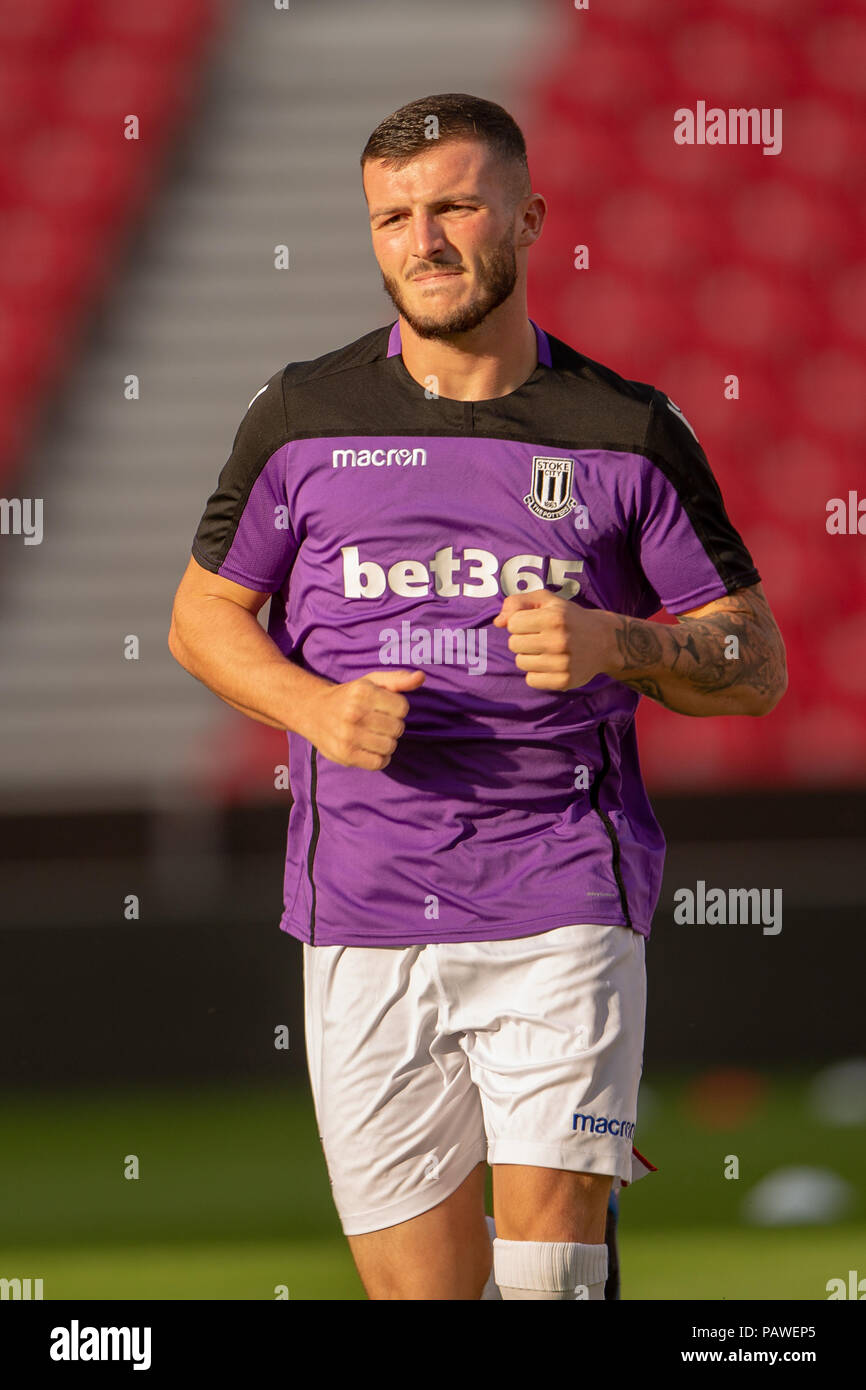 Tom edwards hi-res stock photography and images - Alamy