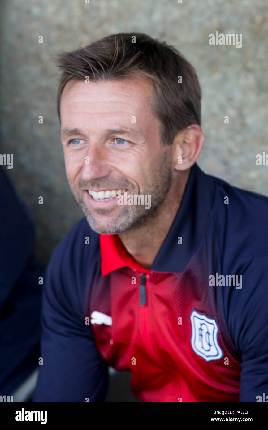 Football action neil mccann hi-res stock photography and images - Alamy
