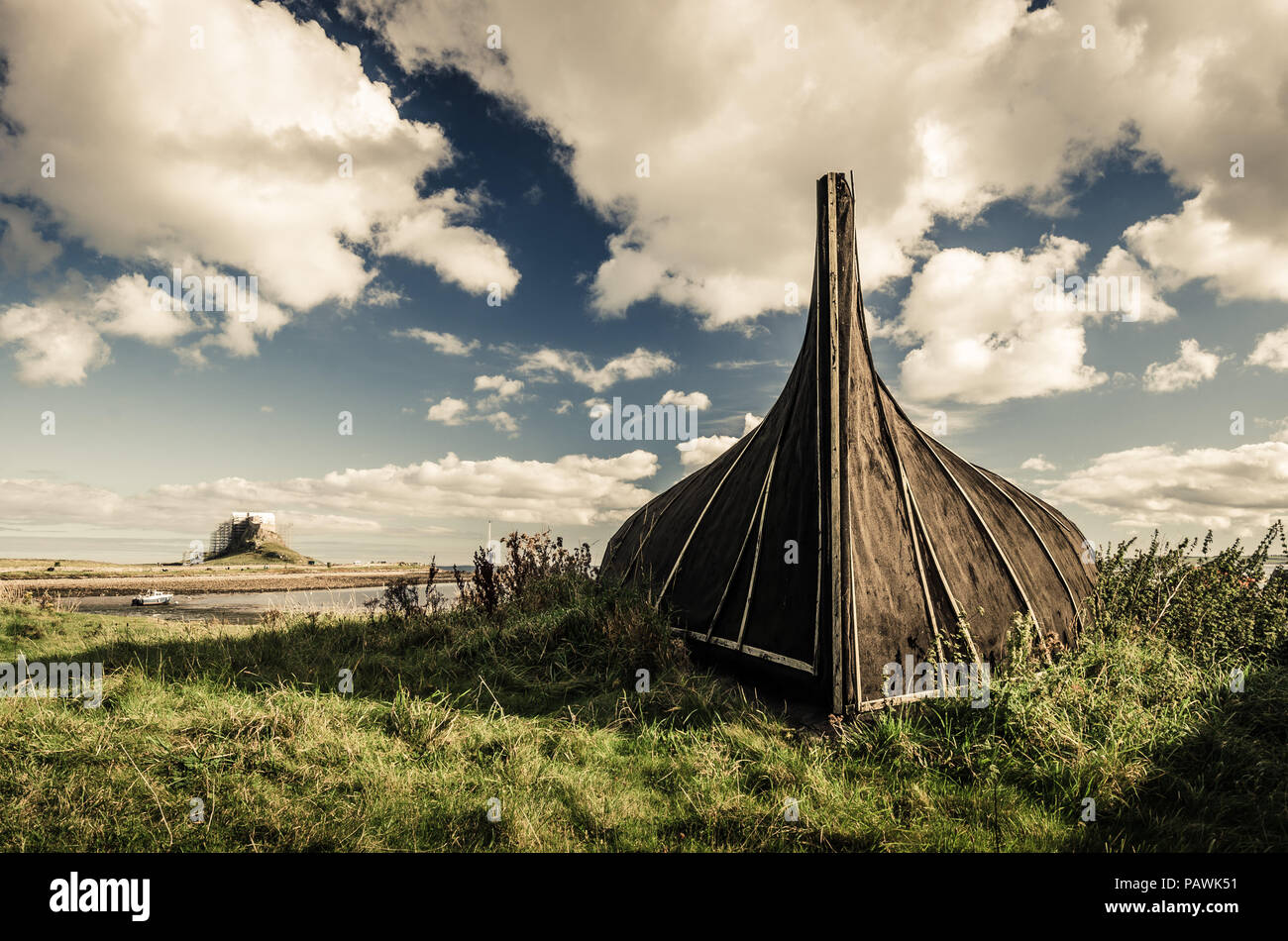 Simple boats hi-res stock photography and images - Alamy