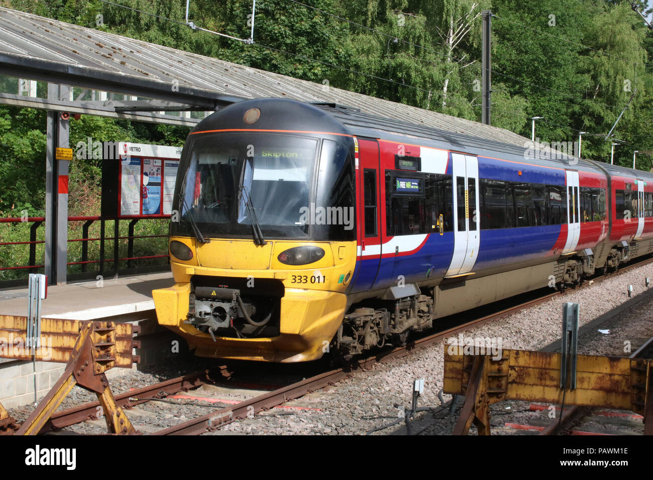 Class 333 train hi-res stock photography and images - Alamy