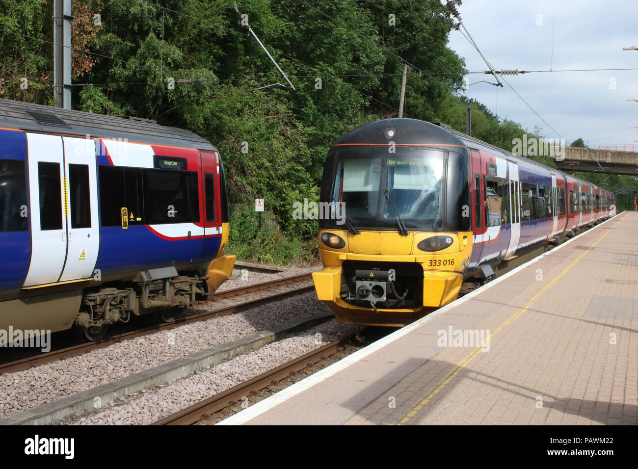 The four car passenger train High Resolution Stock Photography and ...