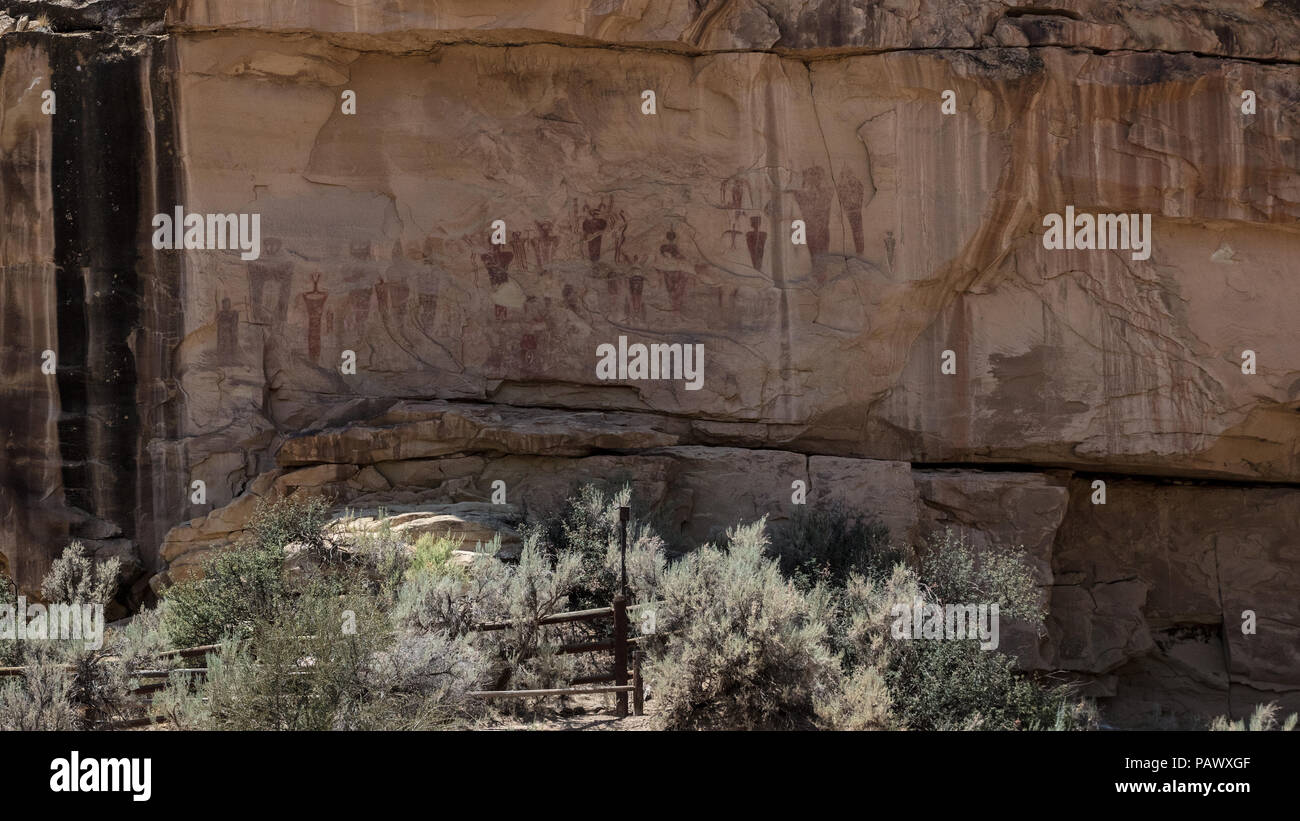 Ancient Native American petroglyphs and pictographs in Sego Canyon ...