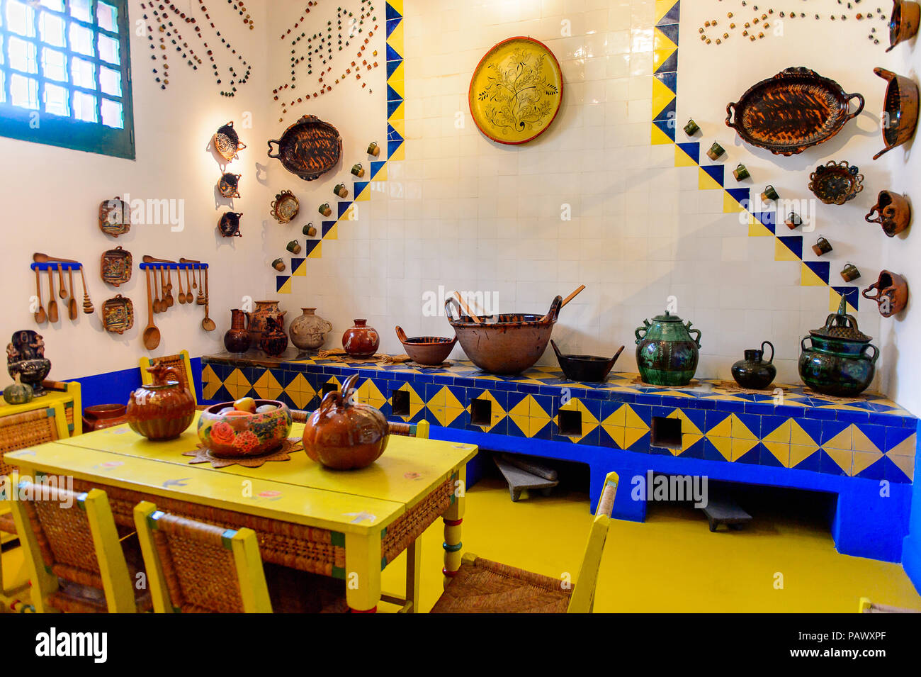 Casa azul kitchen hi-res stock photography and images - Alamy