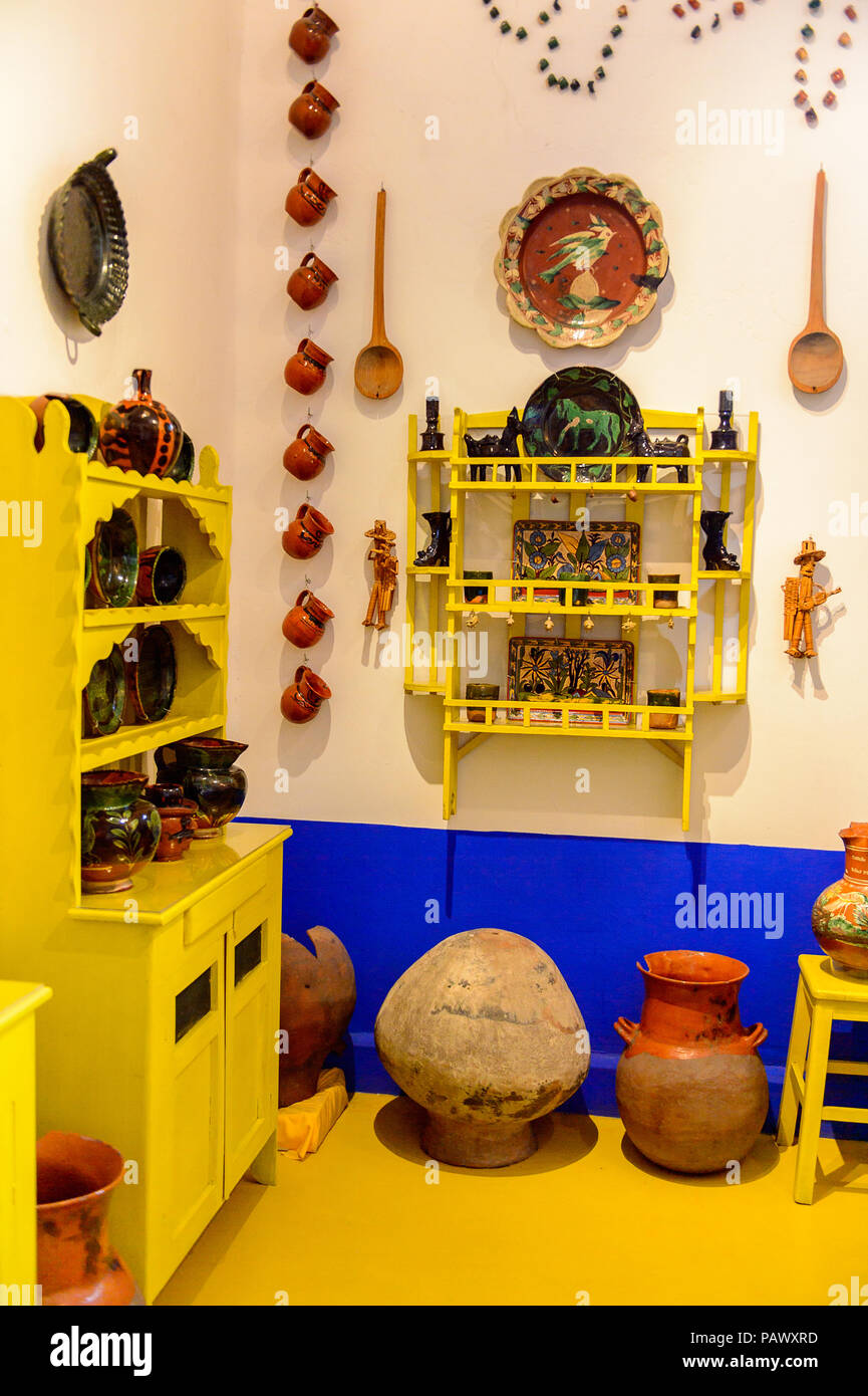 Casa azul kitchen hi-res stock photography and images - Alamy