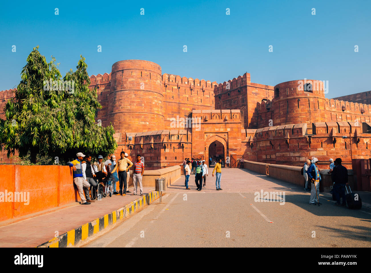 Old man at agra fort hi-res stock photography and images - Alamy