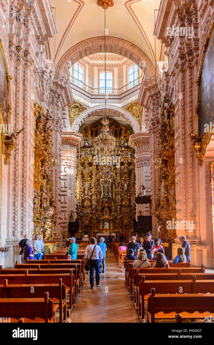 TAXCO, MEXICO - OCT 28, 2016: Interior of the Church of Santa Prisca ...