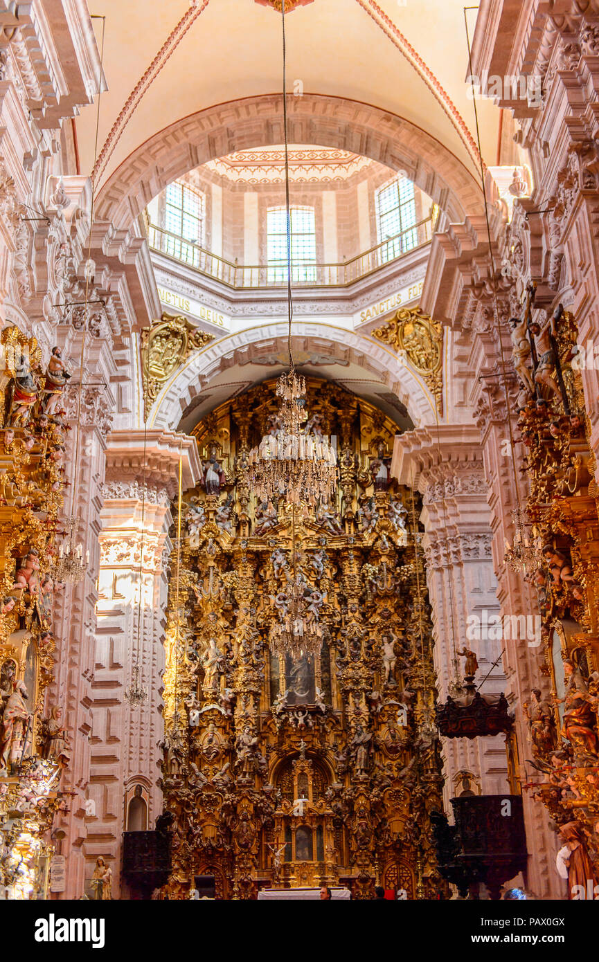 TAXCO, MEXICO - OCT 28, 2016: Interior of the Church of Santa Prisca ...