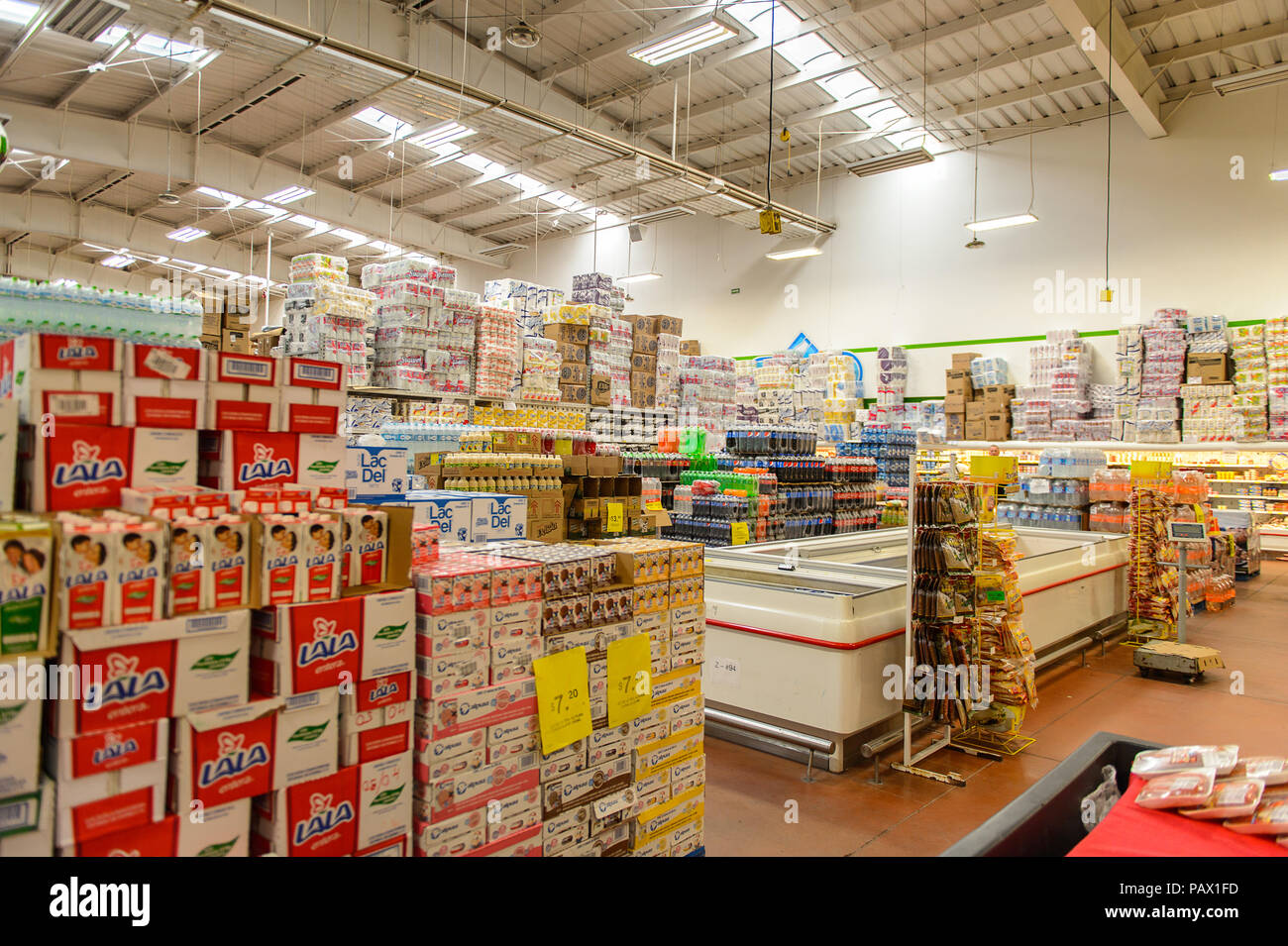 Customer grocery store mexico hi-res stock photography and images - Alamy