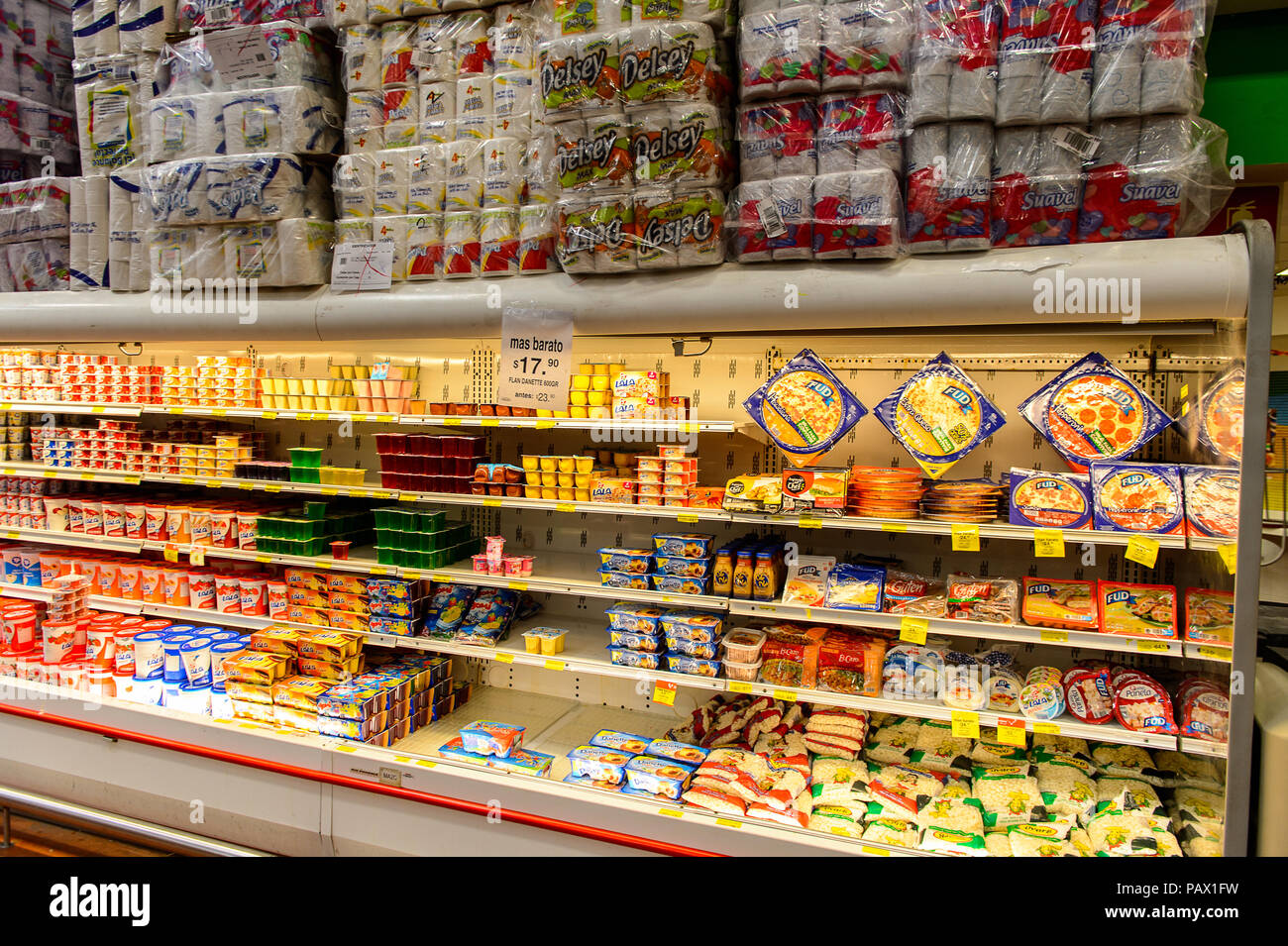 Customer grocery store mexico hi-res stock photography and images - Alamy