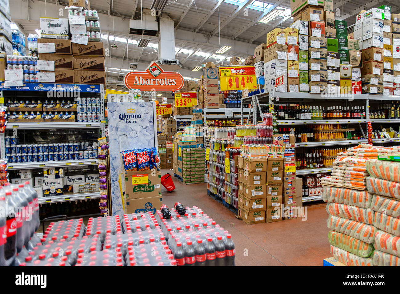 Customer grocery store mexico hi-res stock photography and images - Alamy