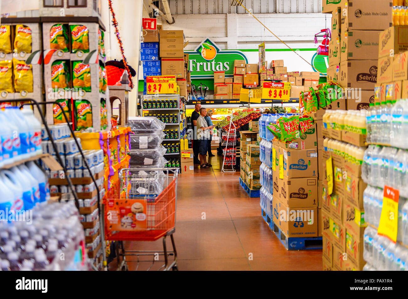 Shopping packed food in super market hi-res stock photography and ...