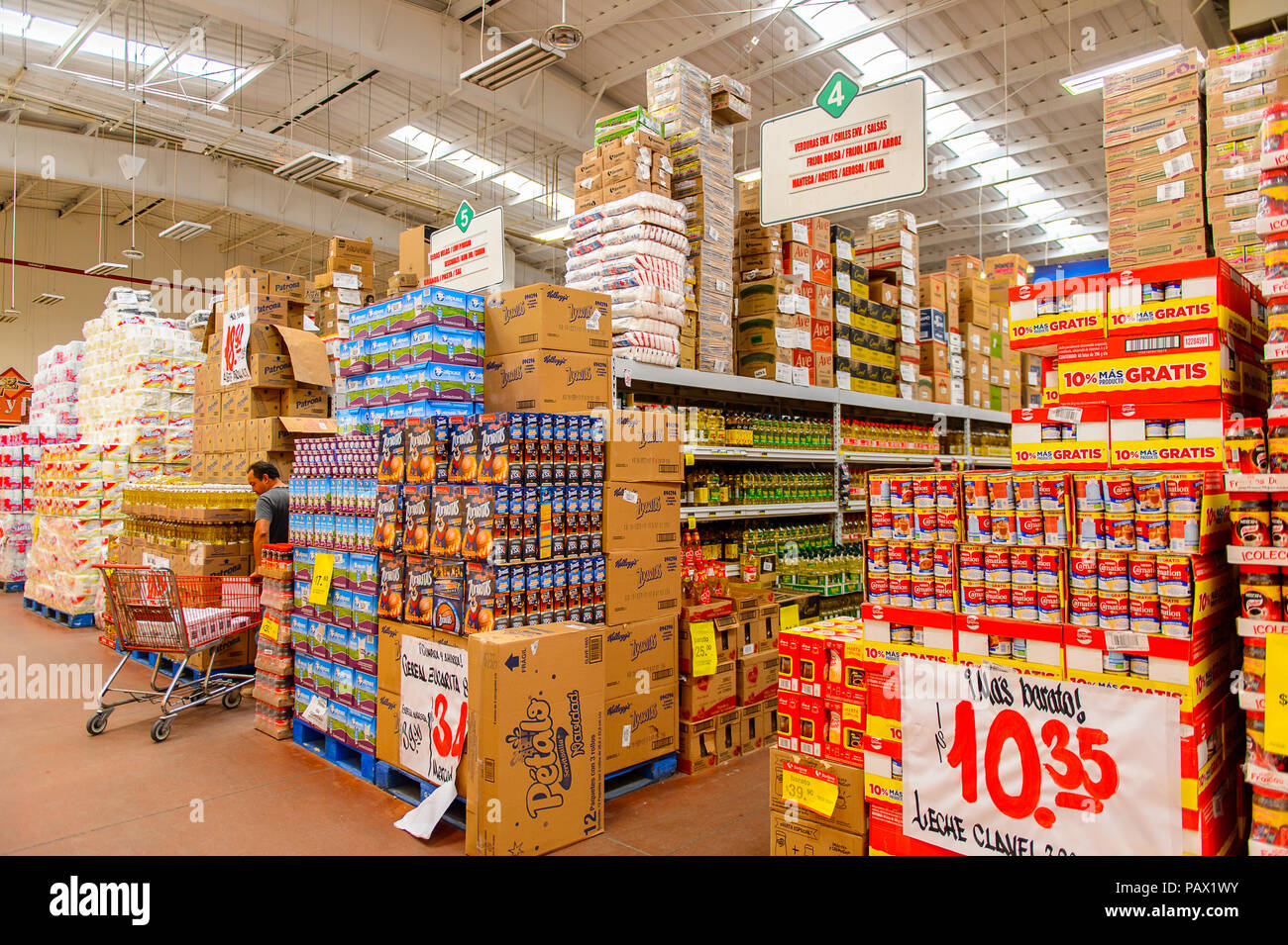 OAXACA, MEXICO - NOV 1, 2016: Interior of the supermarket Soriana, a ...