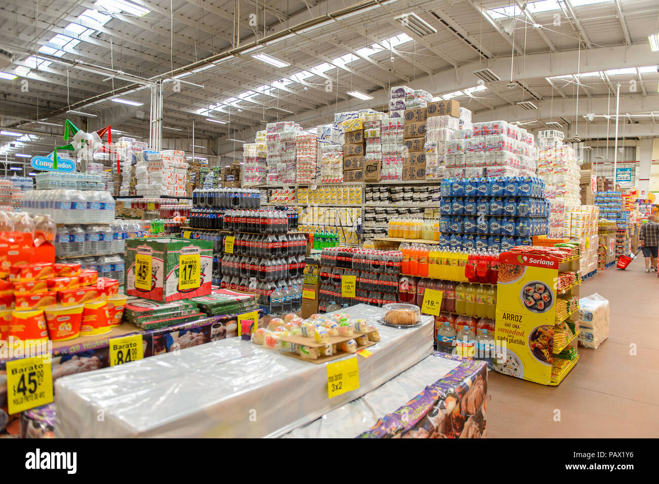 Shopping packed food in super market hi-res stock photography and ...