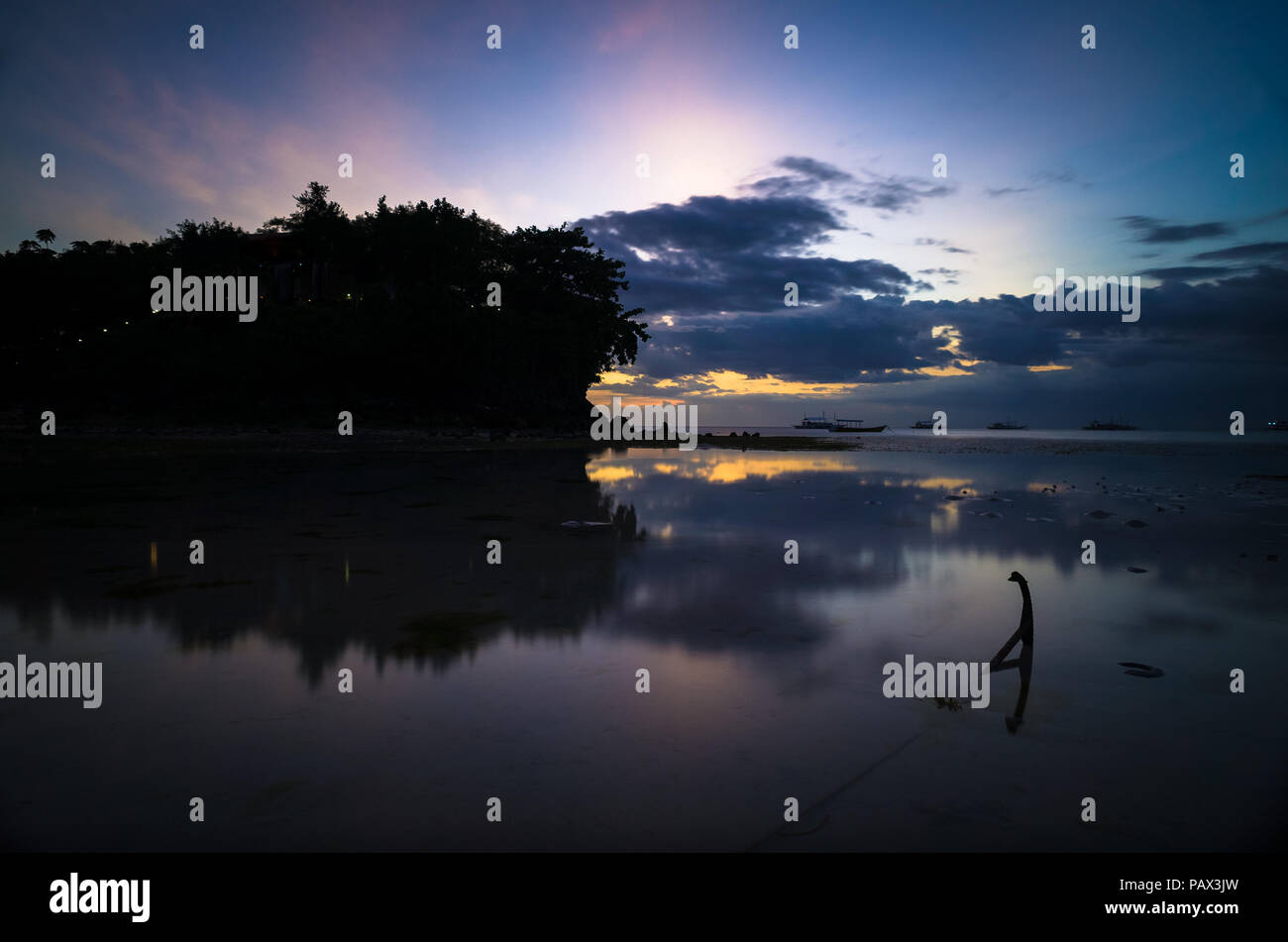 Beautiful calm sea sunset hi-res stock photography and images - Alamy