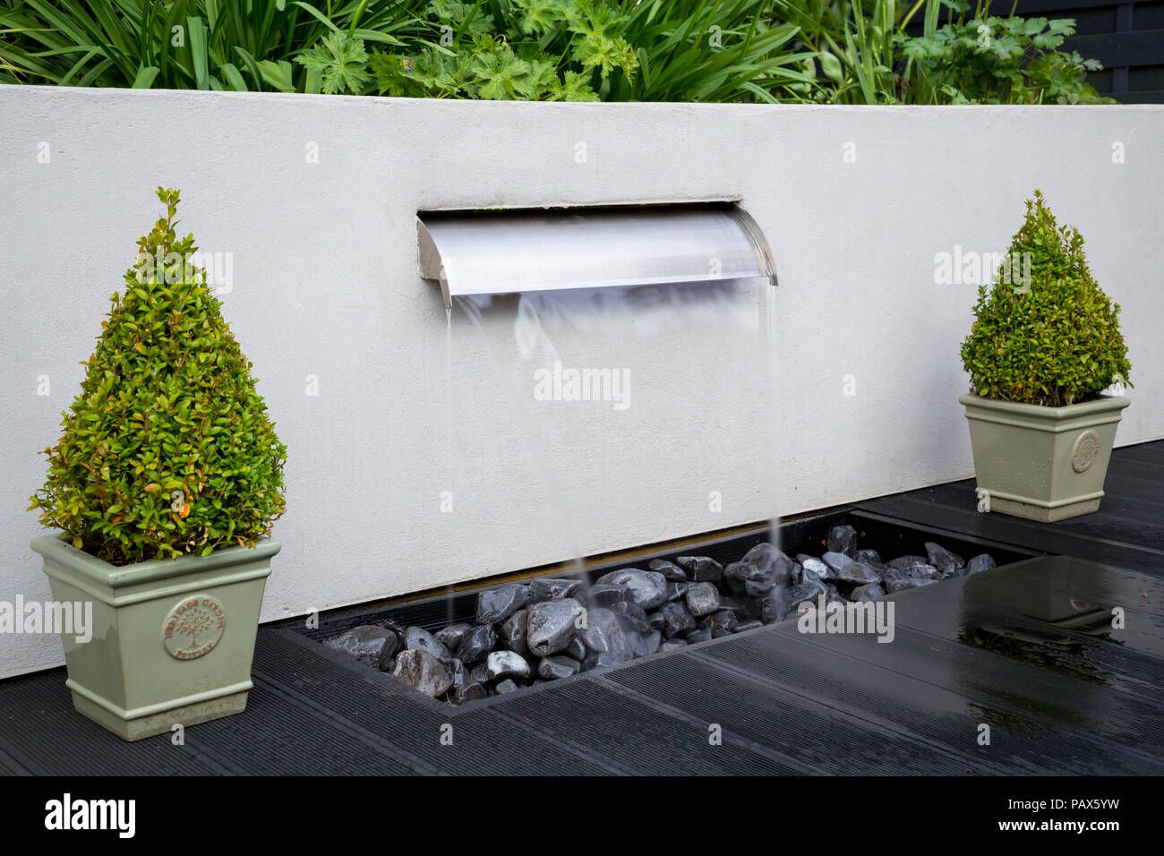 Garden pebble water feature hi-res stock photography and images - Alamy