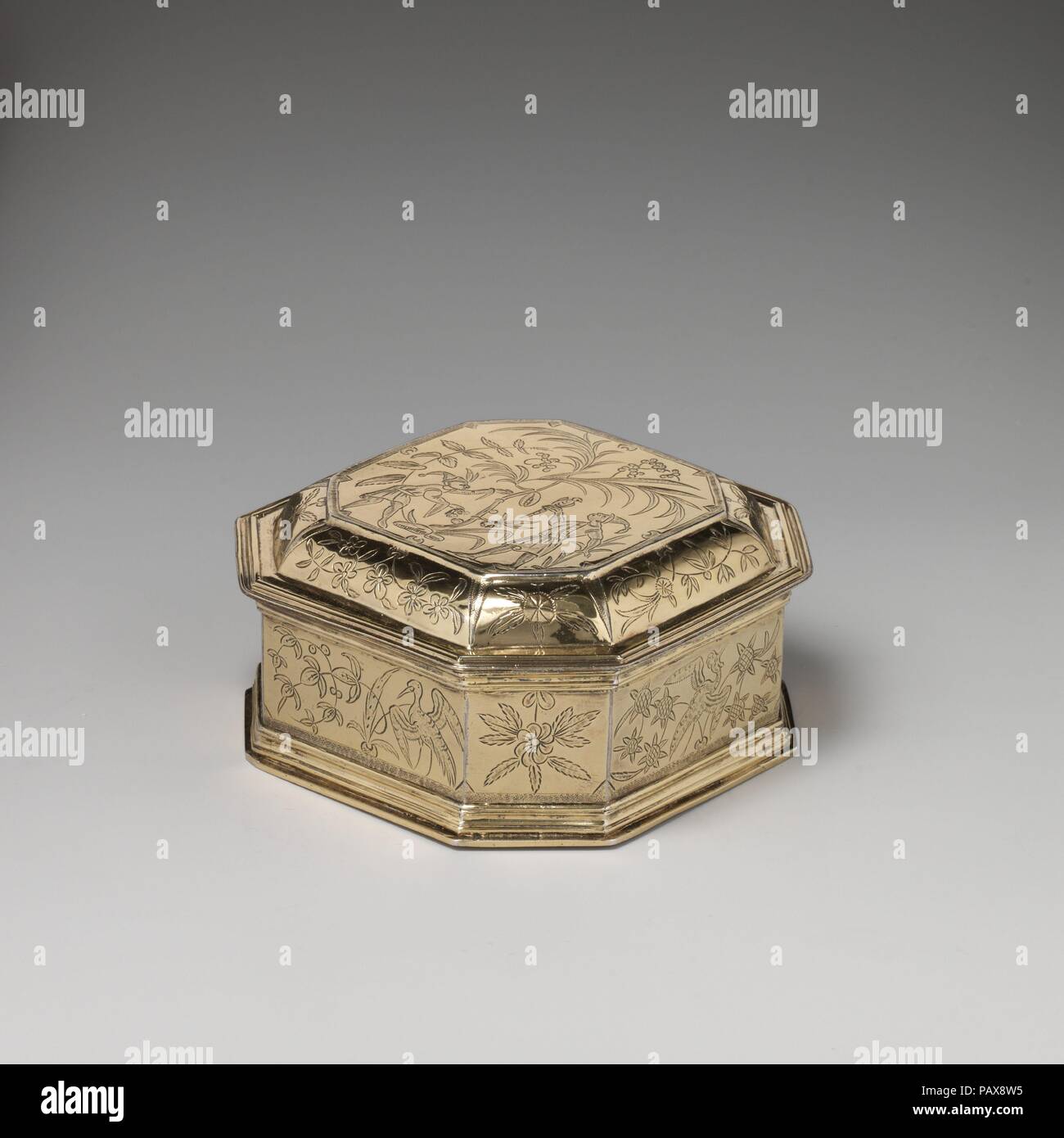 6 oz boxes hi-res stock photography and images - Alamy