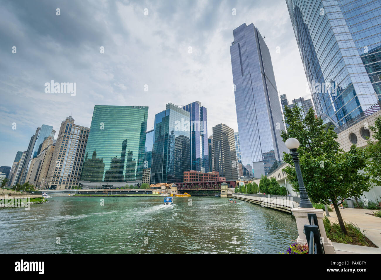 Modern buildings along the Chicago River in Chicago, Illinois Stock ...