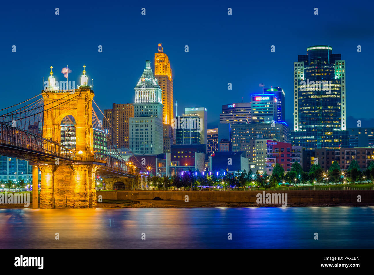 The Cincinnati skyline and Ohio River at night, seen from Covington ...