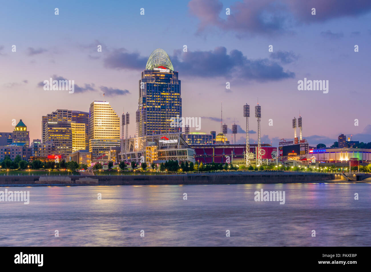 The Cincinnati skyline and Ohio River at night, seen from Covington ...