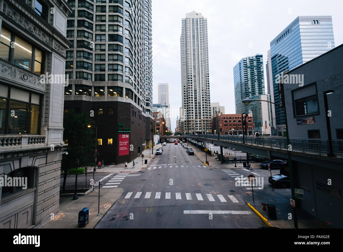 View of Hubbard Street in River North, Chicago, Illinois Stock Photo ...
