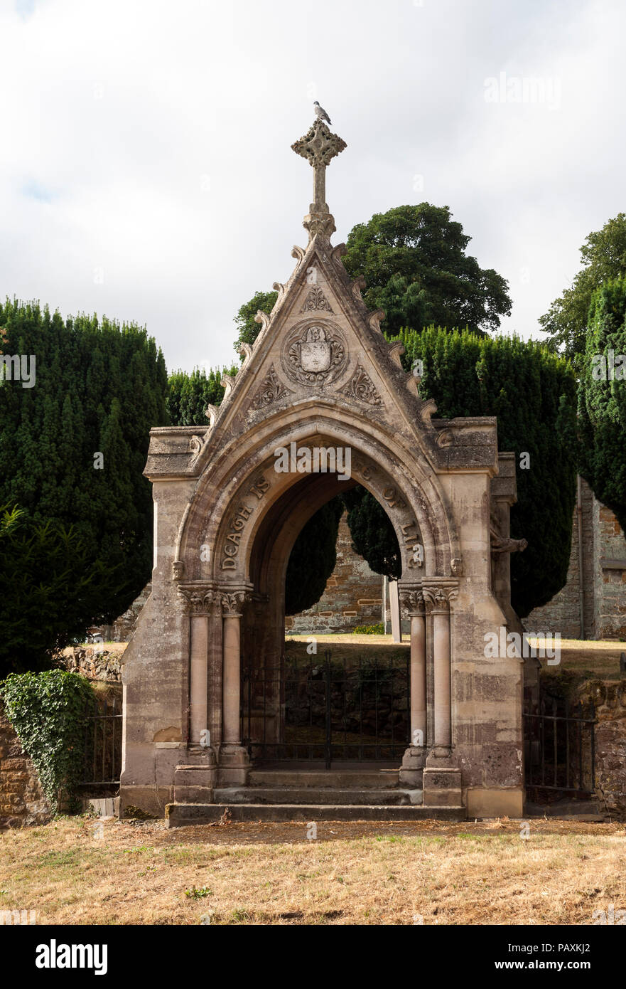 Lychgates hi-res stock photography and images - Alamy