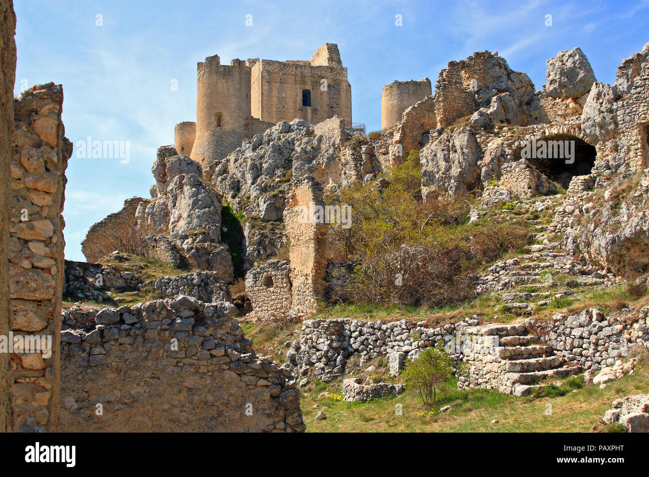 A Castle in the sky - The Lady Hawk Castle, Rocca Calascio - Aquila ...