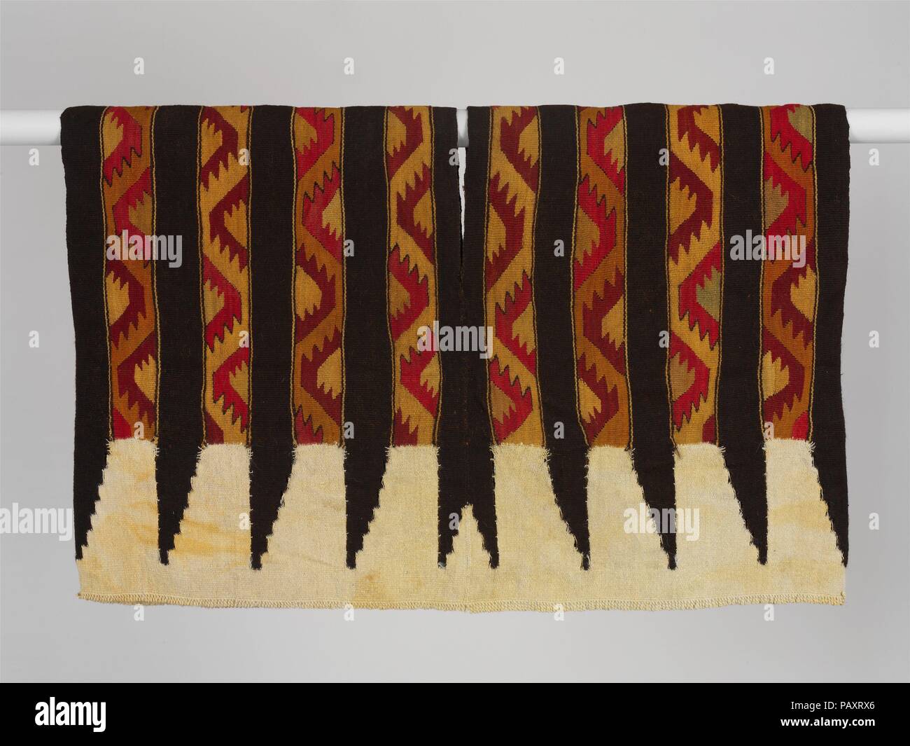 Tunic. Culture: Inca. Dimensions: H. 22 x W. 34 in. (55.9 x 86.4 cm ...