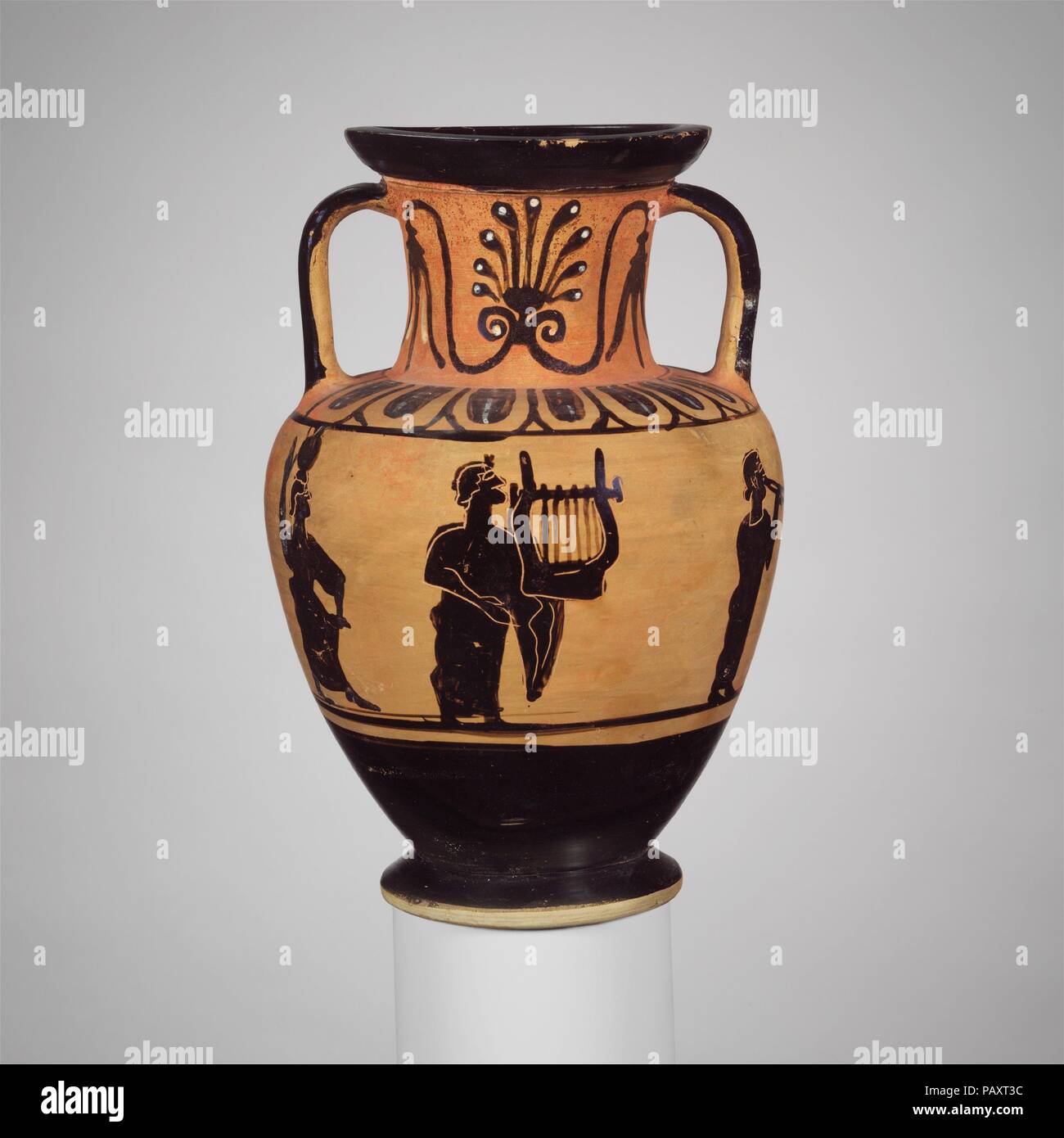 Minimum dimensions hi-res stock photography and images - Alamy