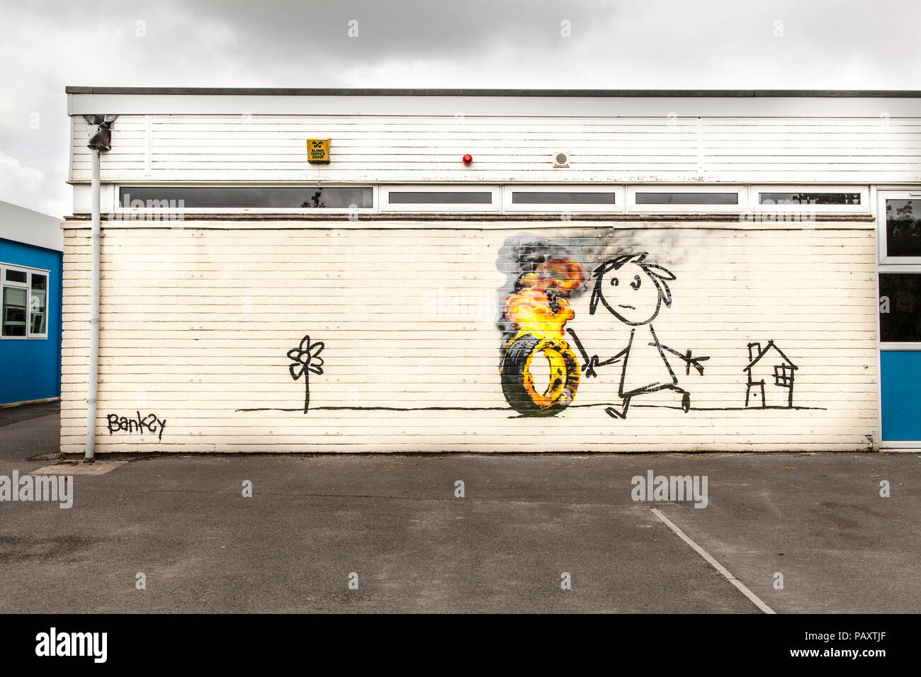 Banksy signature hi-res stock photography and images - Alamy