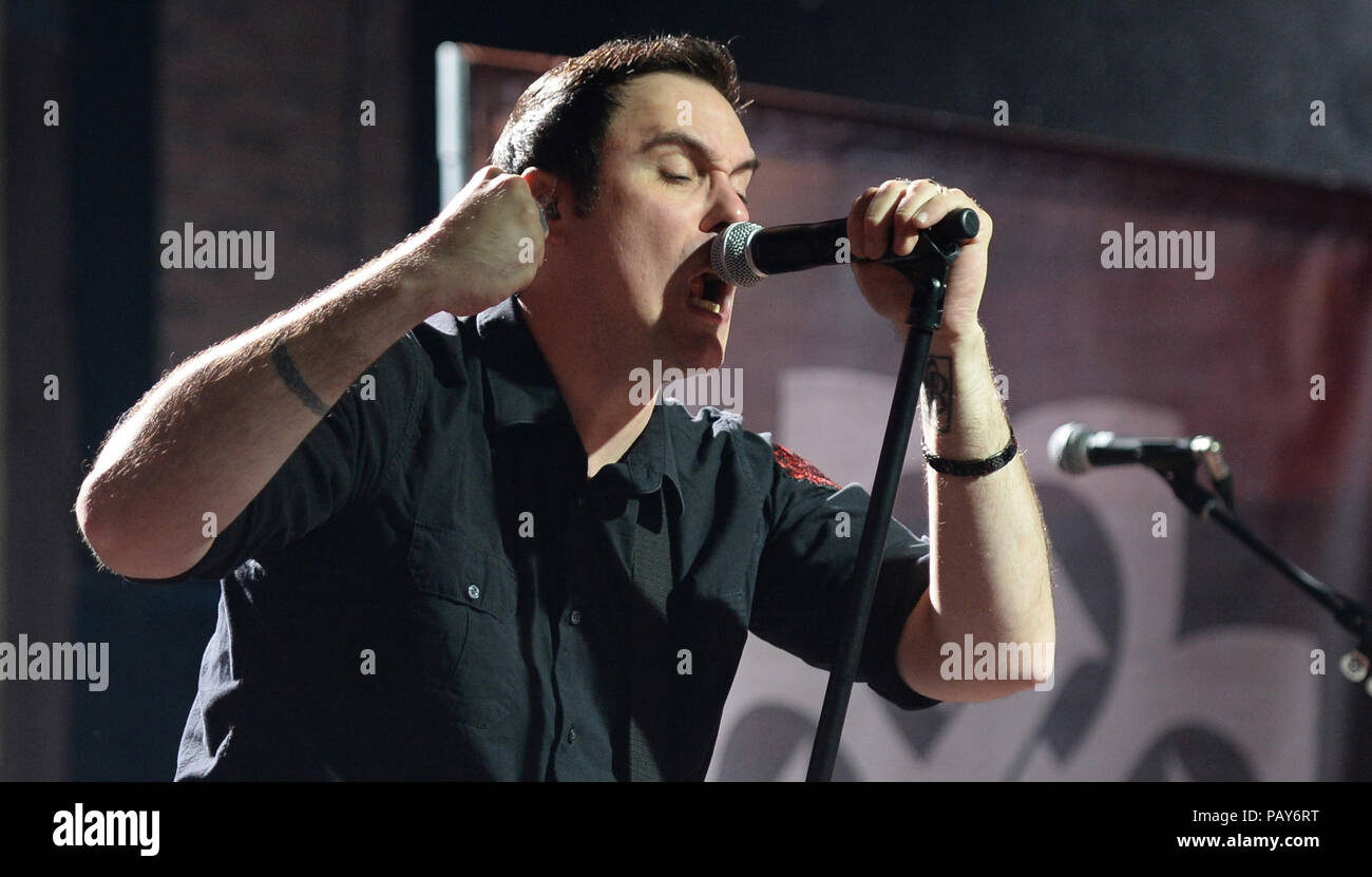 Benjamin burnley band breaking benjamin hi-res stock photography and ...