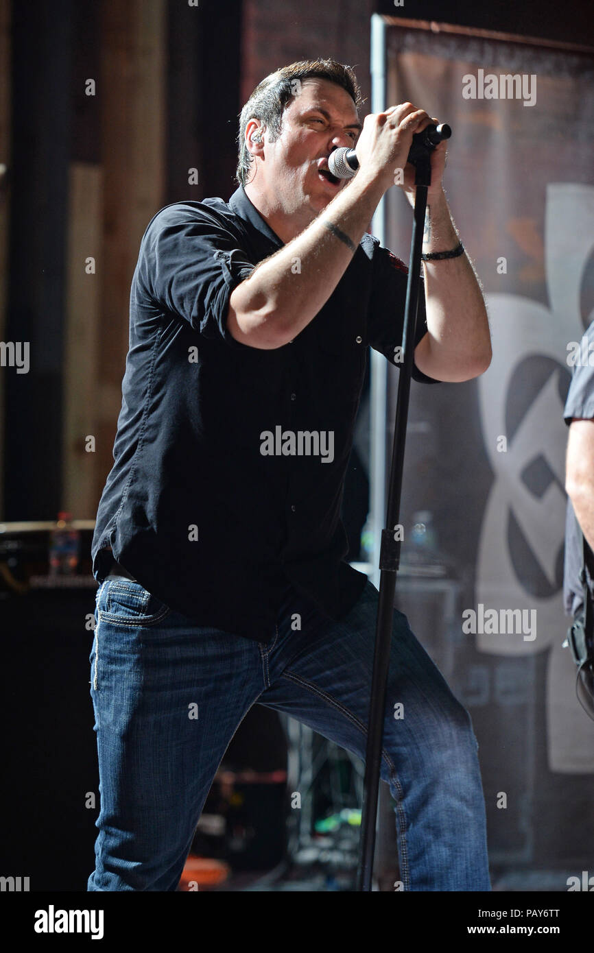 Benjamin burnley band breaking benjamin hi-res stock photography and ...