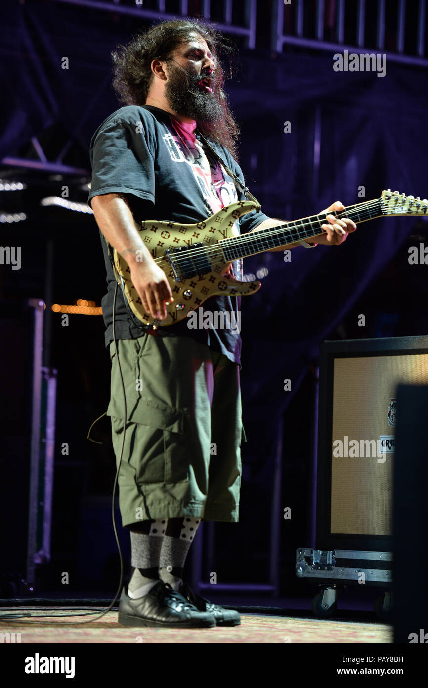 WEST PALM BEACH, FL - AUGUST 14: Stephen Carpenter of Deftones performs ...