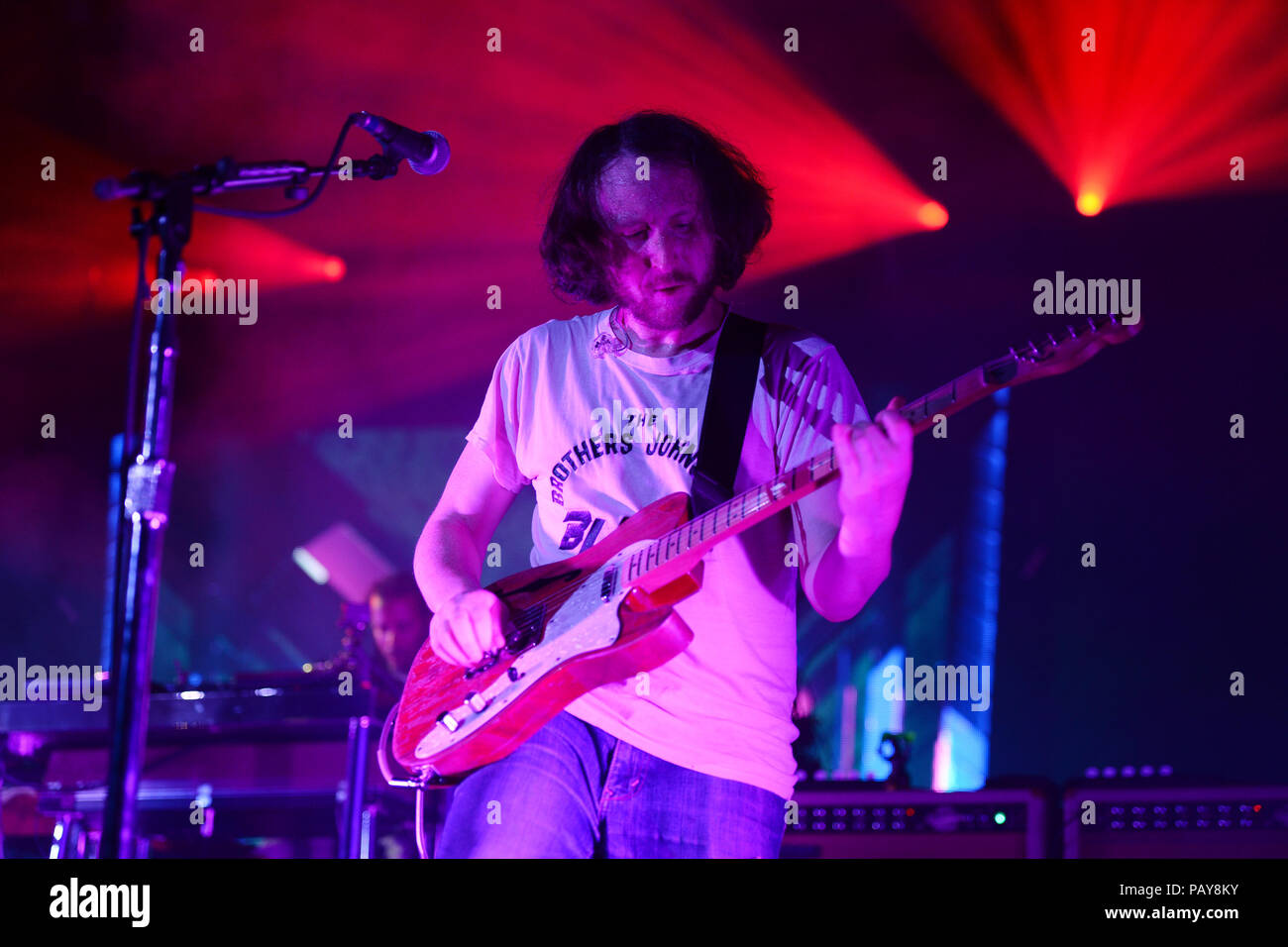 WEST PALM BEACH, FL - AUGUST 14: Mike Einziger of Incubus performs at ...
