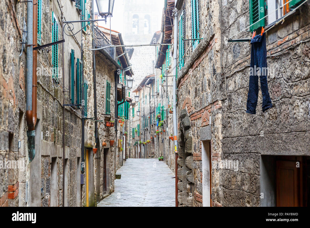 Classical Italian alley in an old town Stock Photo - Alamy