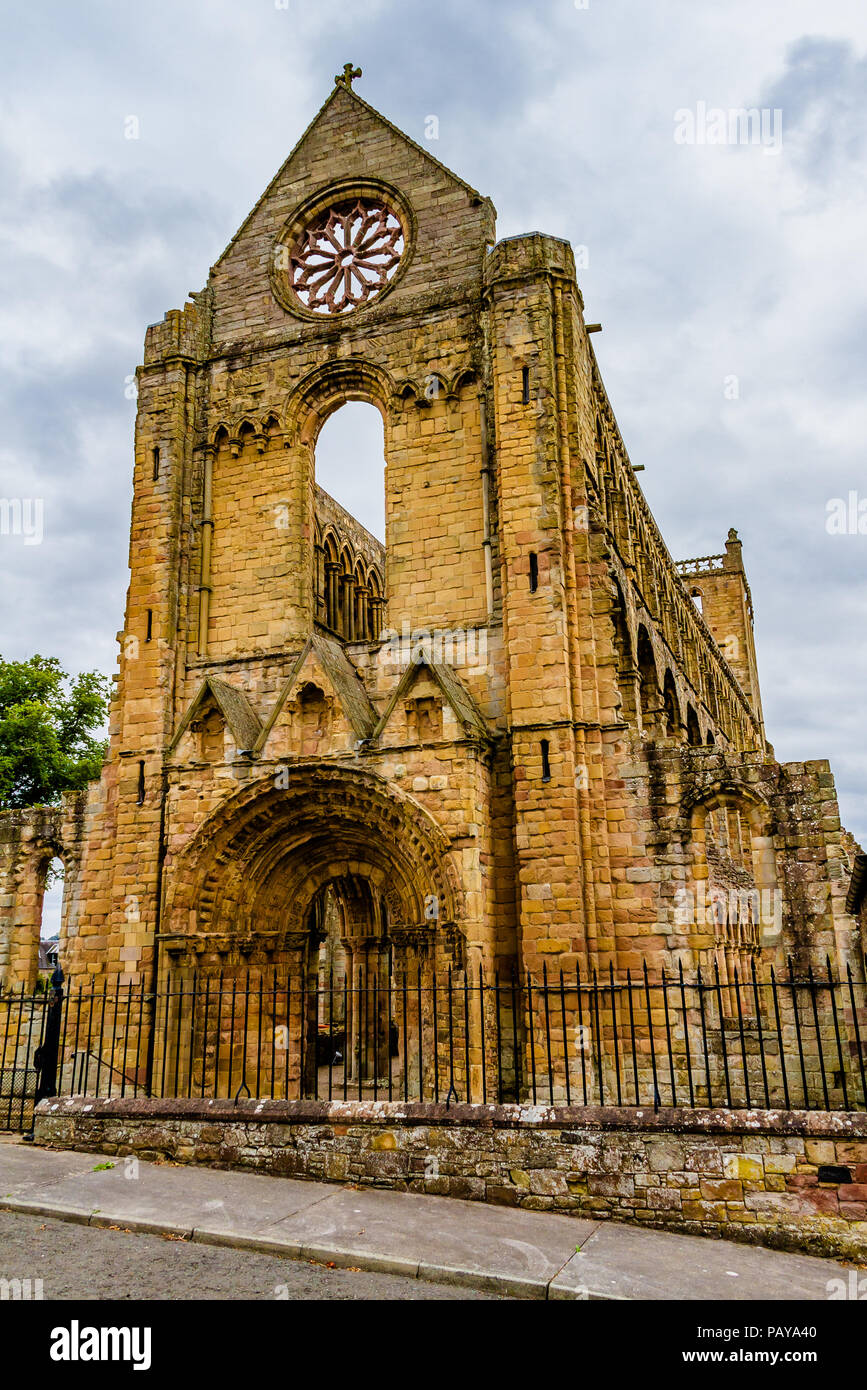 Jedburgh abbey hi-res stock photography and images - Alamy