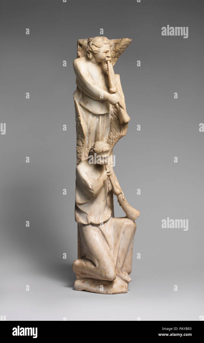 Medieval trumpets hi-res stock photography and images - Alamy