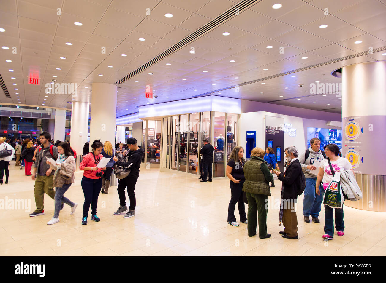NEW YORK, USA - OCT 8, 2015: Interior of the Madison Square Garden, New ...